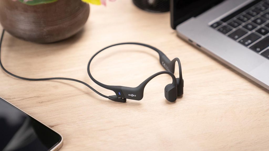 4 Headphone Bone Conduction Shokz Hadir di Jaringan Retail Erajaya